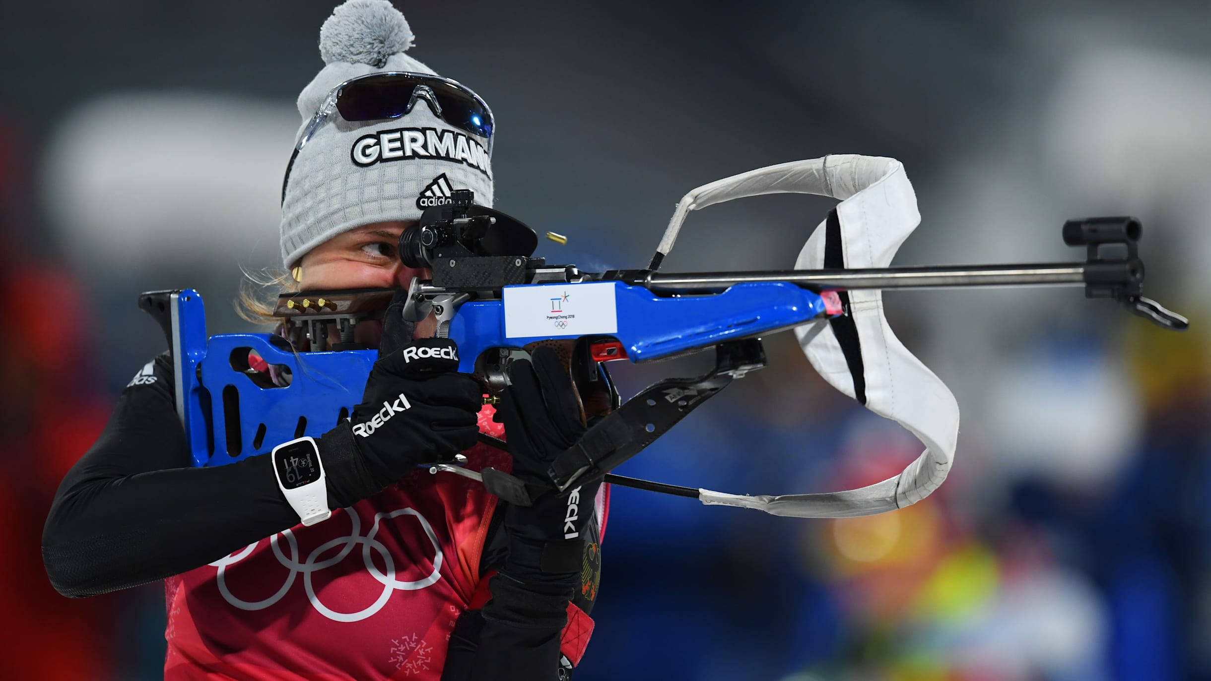 Download Free Female Biathlete Biathlon Rifle Shooting Wallpaper